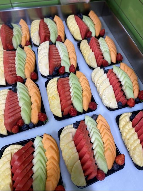 FRUIT PLATTER MEDIUM : Village Fruits Mt Eliza