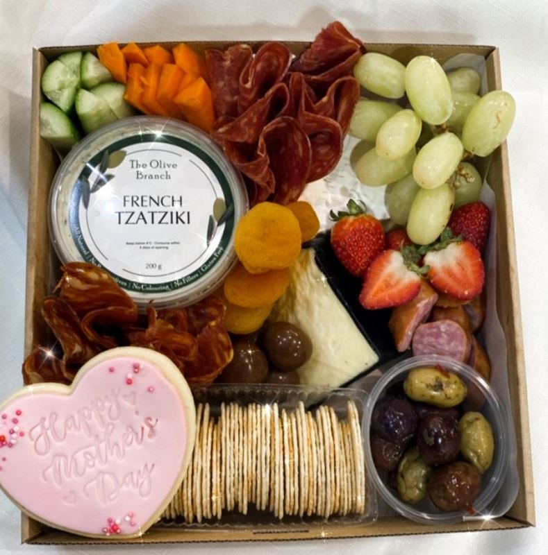 GRAZING BOX SMALL MOTHERS DAY : Village Fruits Mt Eliza